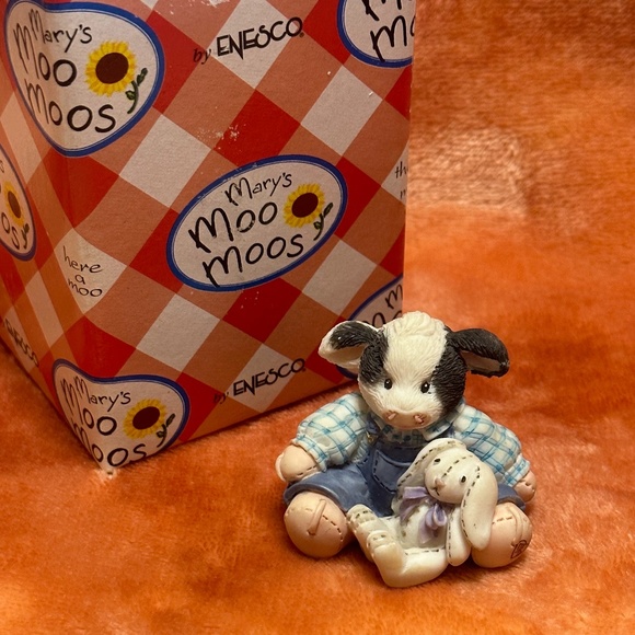 Enesco | Art | Marys Moo Moos Some Bunny Loves Moo Cow Figurine | Poshmark